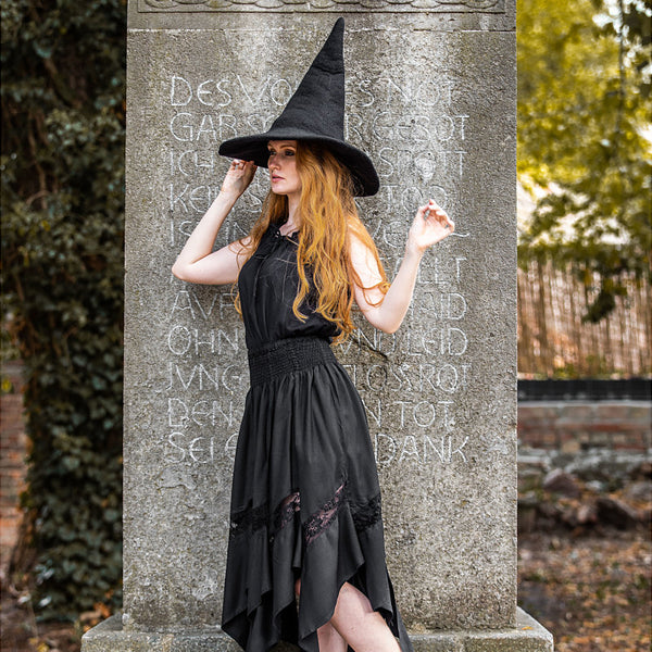Black Pointy Witch Hat with Brim - Wool | Vintage Wizard / Witch Hats ...