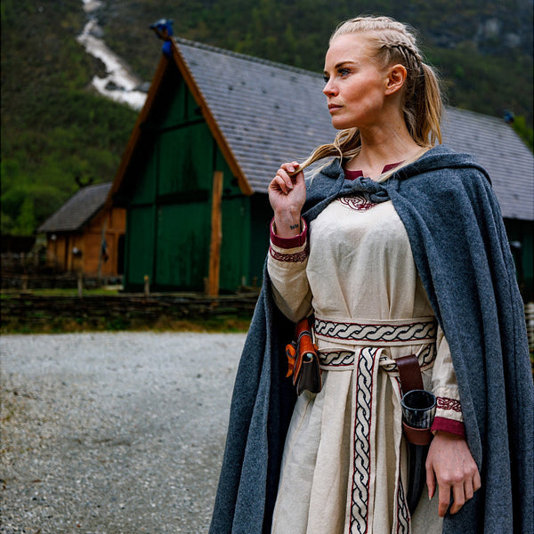 Grey Wool Cloak w/ Wool Ties - Heavy Wool Hooded Cape – Sons of Vikings